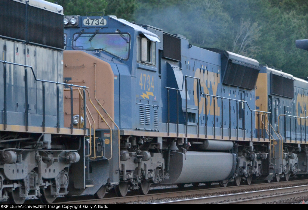 CSX SD70MAC 4734